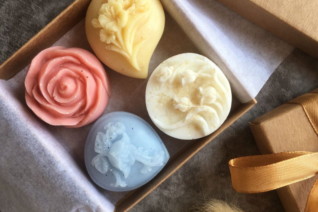 Mini sabonete para lembrancinha; veja como é fácil e barato fazer ...
