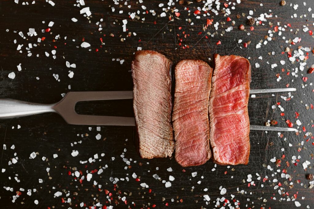 Bem passada, ao ponto ou mal passada: qual é o ponto ideal da carne ...